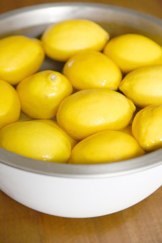 This Simple Hack Will Keep Lemons Fresh For 3 Months | ExpatWomanFood.com